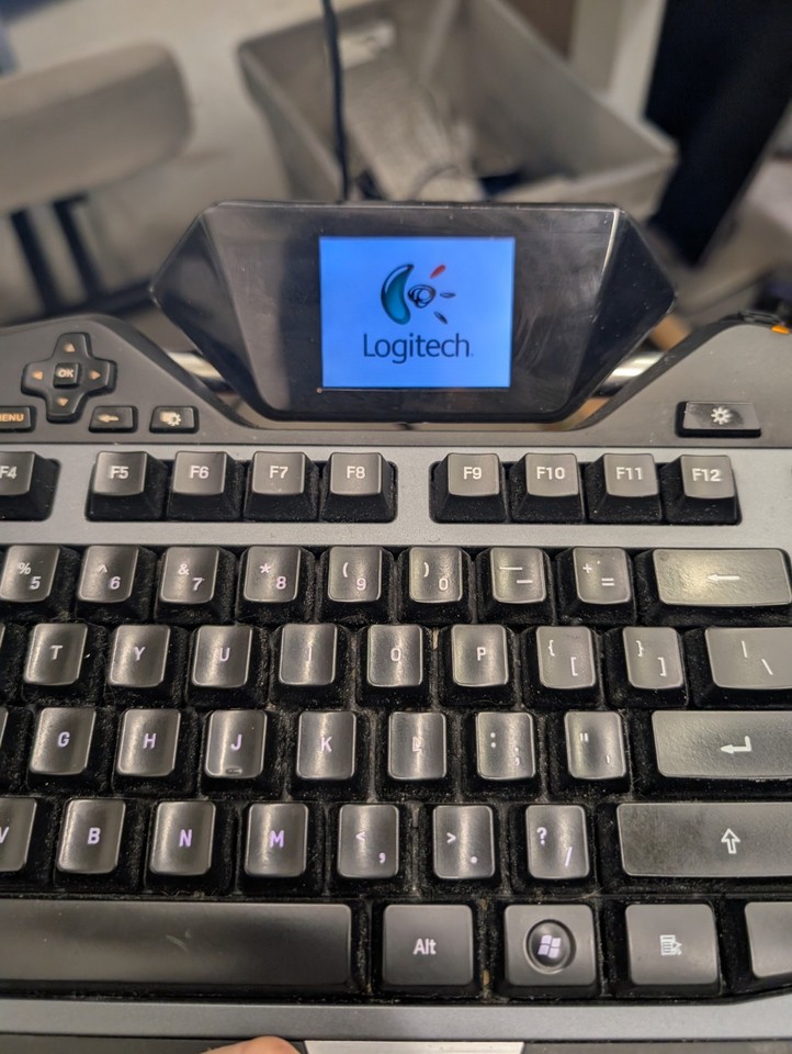 Logitech G19 Gaming Keyboard with Color LCD Screen & Power Adapter ...