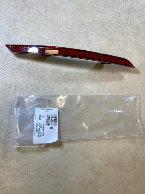 GENUINE VOLKSWAGEN VENTO POLO REAR BUMPER REFLECTOR LEFT N/S 6RF945105 ...