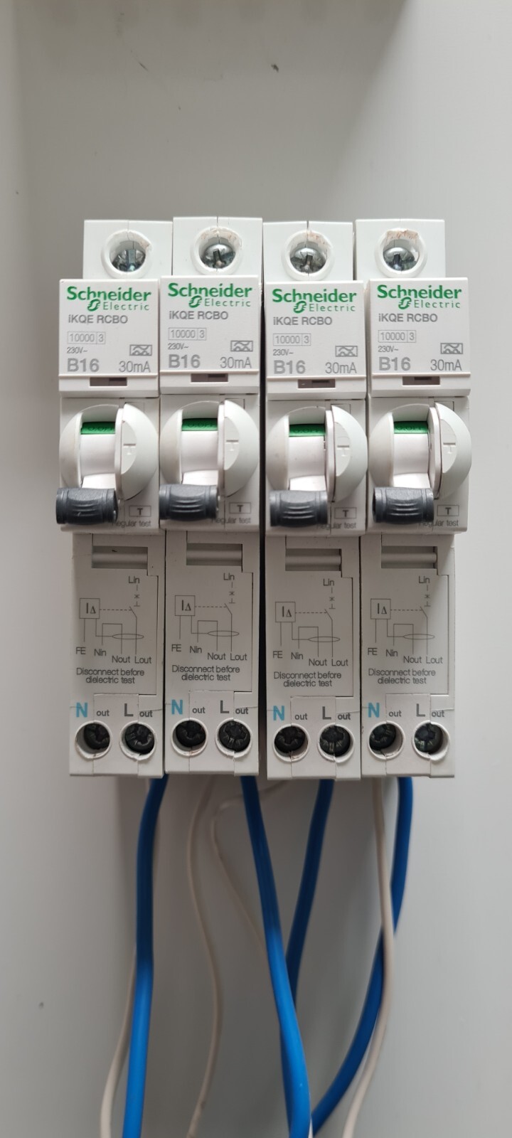 Schneider IKQ MCBs / RCBOs - 125A, 40A, 32A, 25A, 20A, 16A, 6A. TYPE A ...