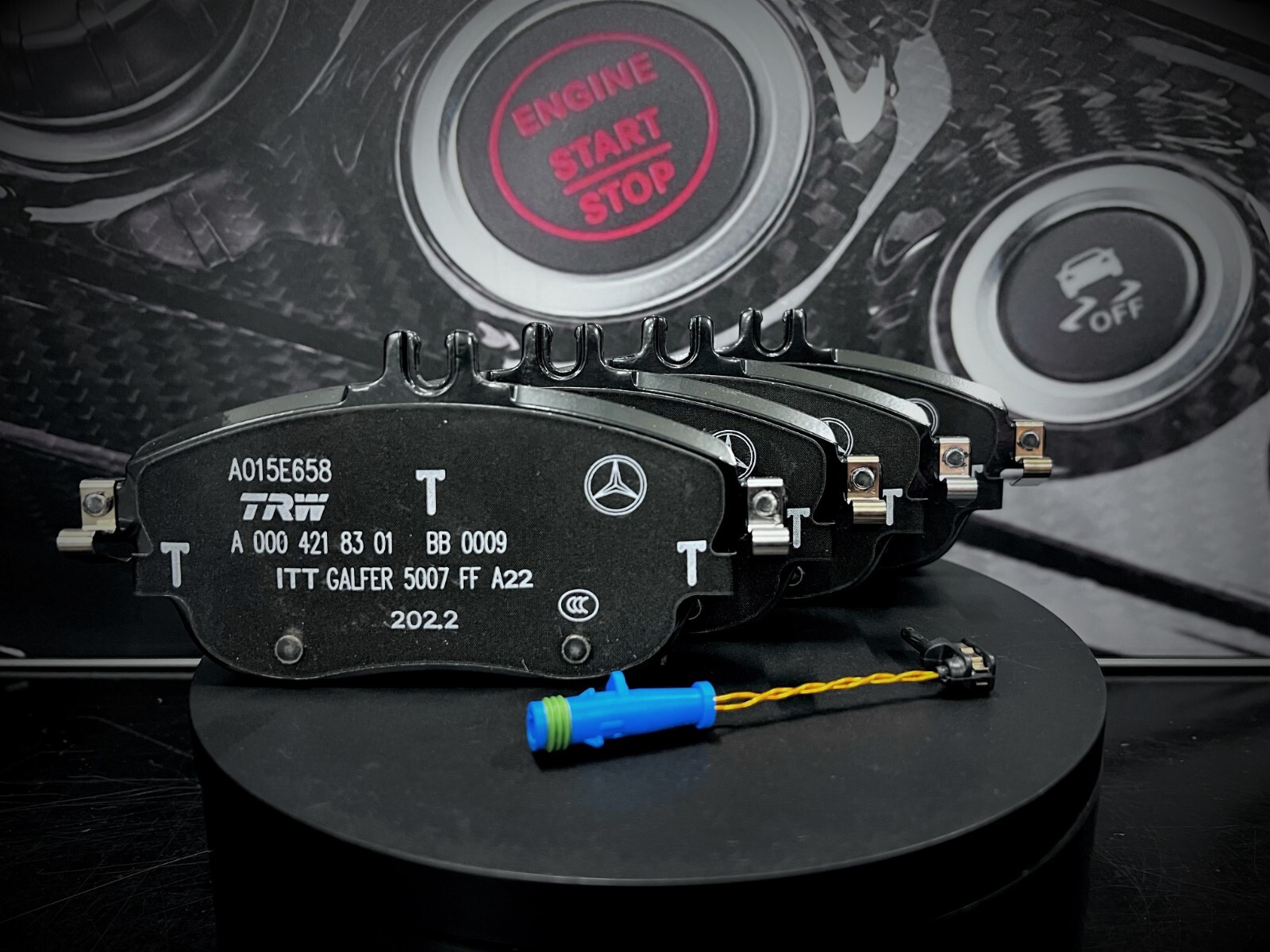 Genuine Mercedes-Benz 176 A-Class FRONT AMG Brake Pads. Sensor ...