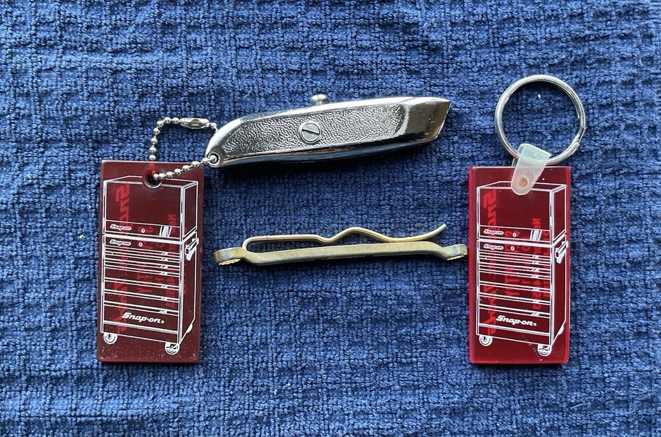 VINTAGE SNAP-ON TOOLS ACCESSORIES UTILITY KNIVE, 2 KEYCHAINS, WRENCH ...
