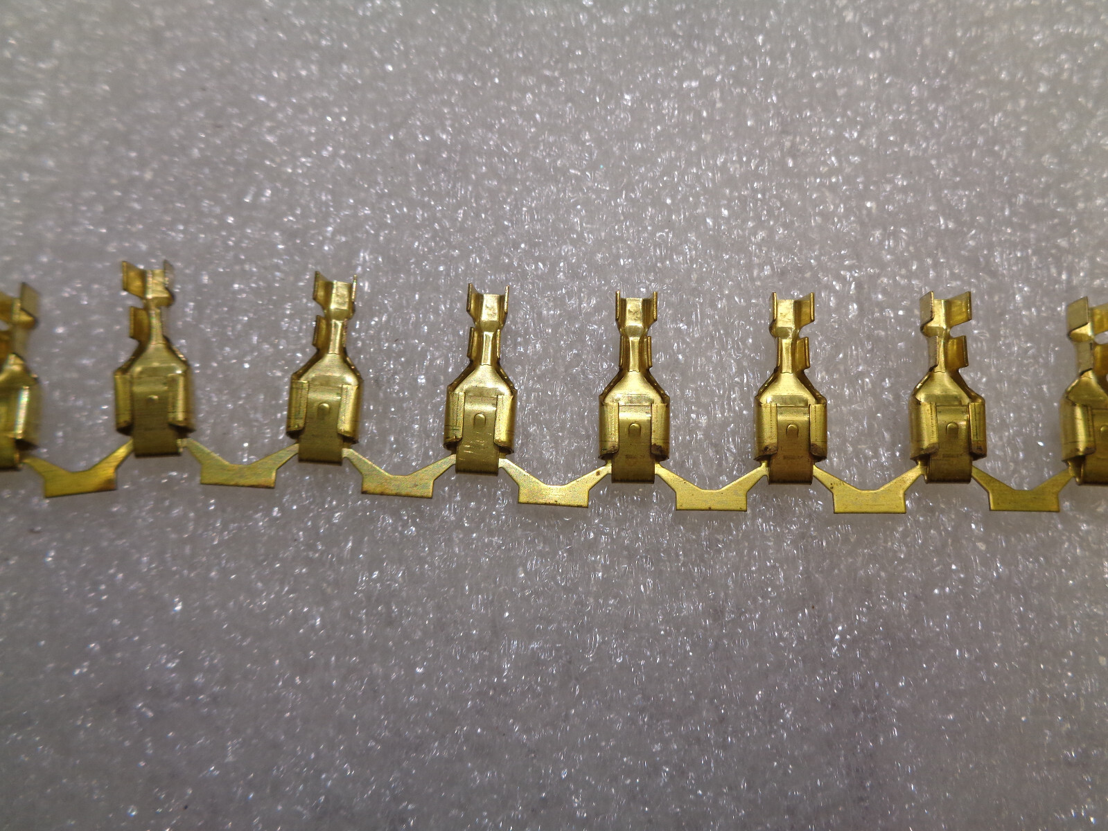 ELECTRICAL TERMINAL STRIPS AUTOMOTIVE / AVIATION / INDUST 2962447 ROLL ...