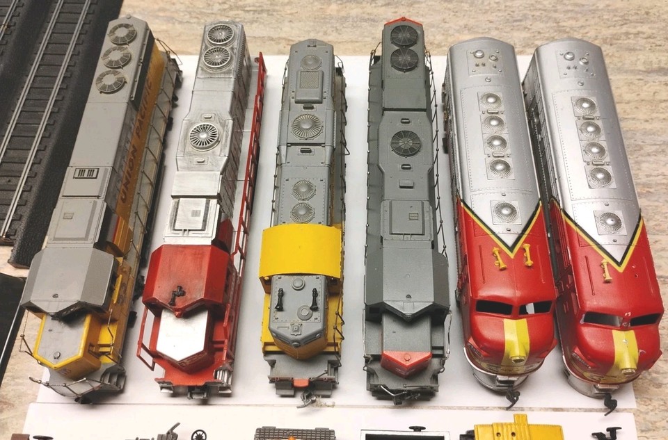 Train Set HO Scale Engines, Cars, Tracks, Tyco Controls Vintage | eBay
