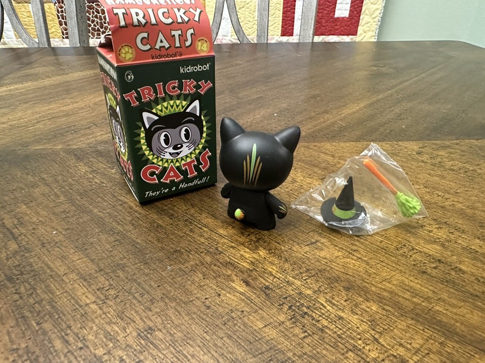 Kidrobot Rambunctious Tricky Cats Halloween Witch 1/20 vinyl figure w ...