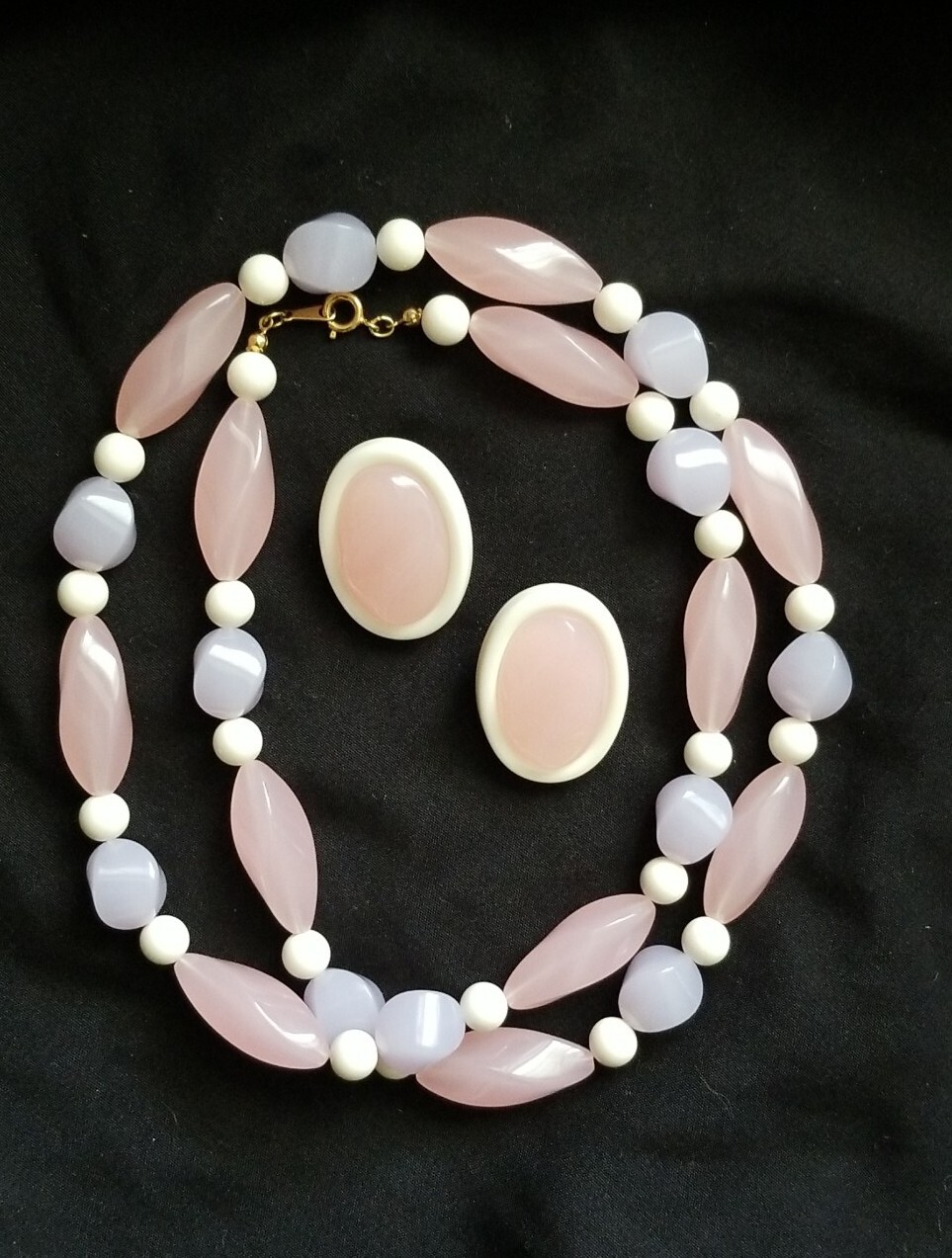 VINTAGE AVON Mod Plastic Pink Lilac Pastel Chunky Be… - Gem