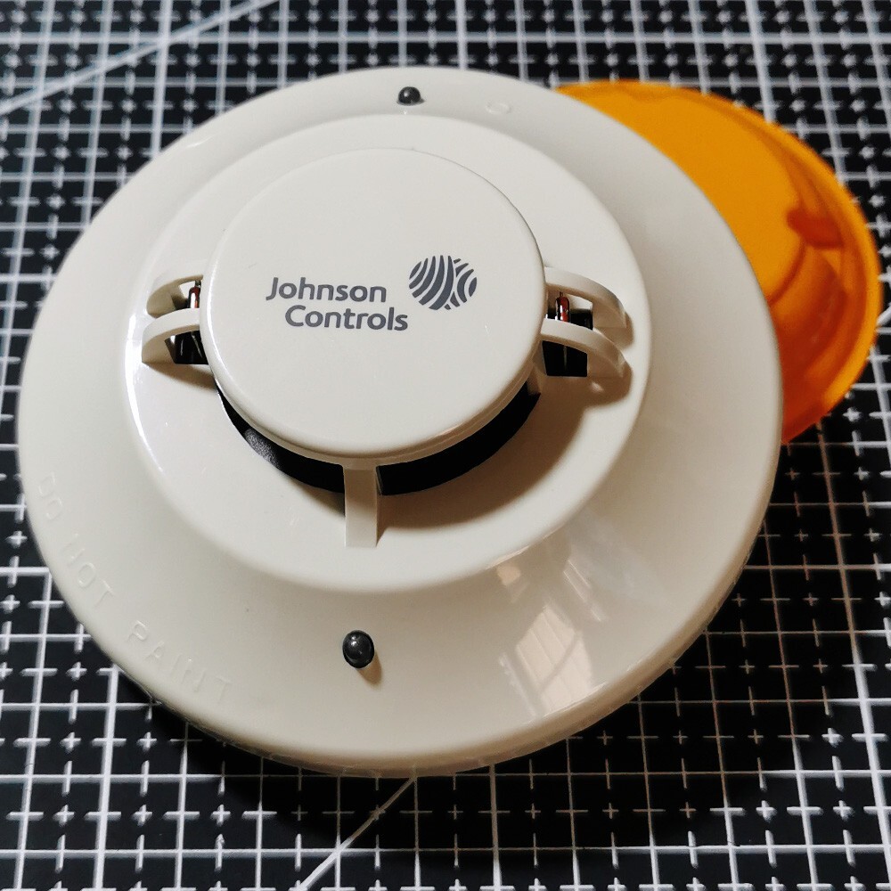 NEW JOHNSON CONTROLS 2951TMJ SMOKE DETECTOR HEAD WITH INTEGRAL HEAT DETECTOR | eBay