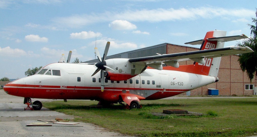 Let L-610 Czech Civil Airliner Transport Aircraft Desktop Kiln Wood ...
