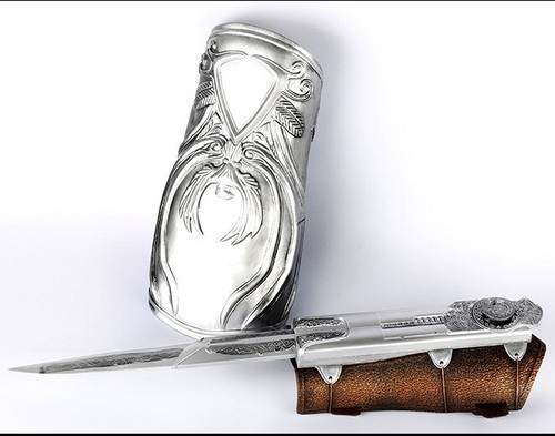 Assassin's Creed: Brotherhood Cosplay 1:1 Hidden Blade Ezio Auditore da ...