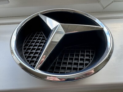 Mercedes C Class W205 original OEM grille emblem/badge (A0008880060) | eBay