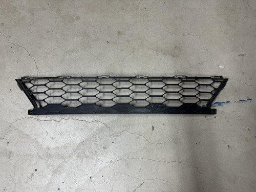 2016-2018 HONDA CIVIC HATCHBACK FRONT LOWER GRILL MESH USED OEM 71107 ...