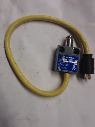 Square D class 9007, MS02S0100 10a 125/250 Micro Switch. 4 Prong ...