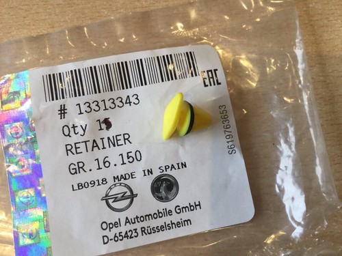 GENUINE VAUXHALL CORSA E ASTRA J WEATHERSTRIP SILL PANEL RETAINER ...