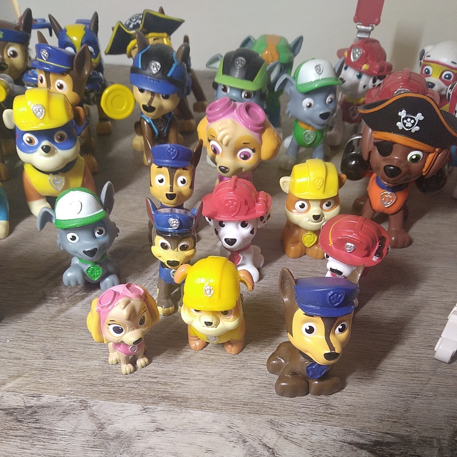 Paw Patrol Figures Huge Lot of 29 SML Spin Master Action Figure Toys ...