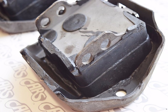 1967-1976 Buick 400 430 455 Motor Mounts | Pair | OEM #1236965 | Left ...