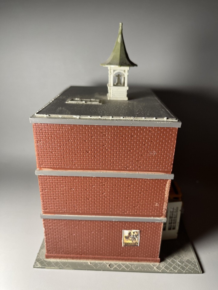 HO Scale Model Trains Firehouse Building With Fire Truck | eBay