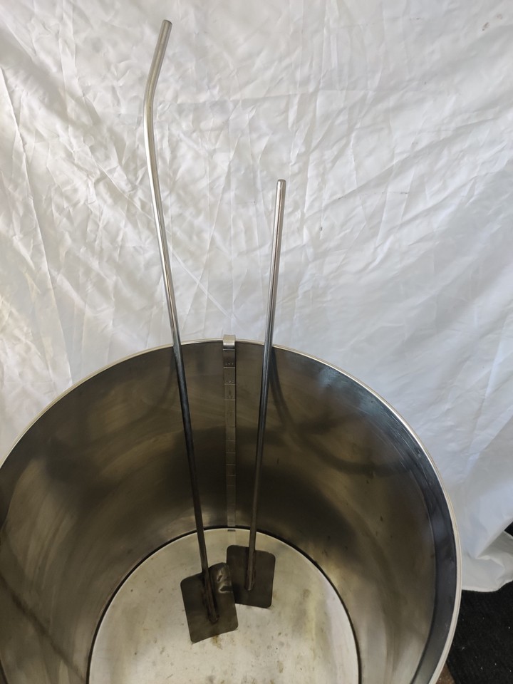 140L Stainless steel tank with stainless steel valve & wheeled stand ...