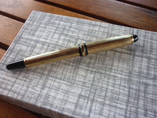 Stylo plume de collection. Iridium point. Germany. Doré style Montblanc ...