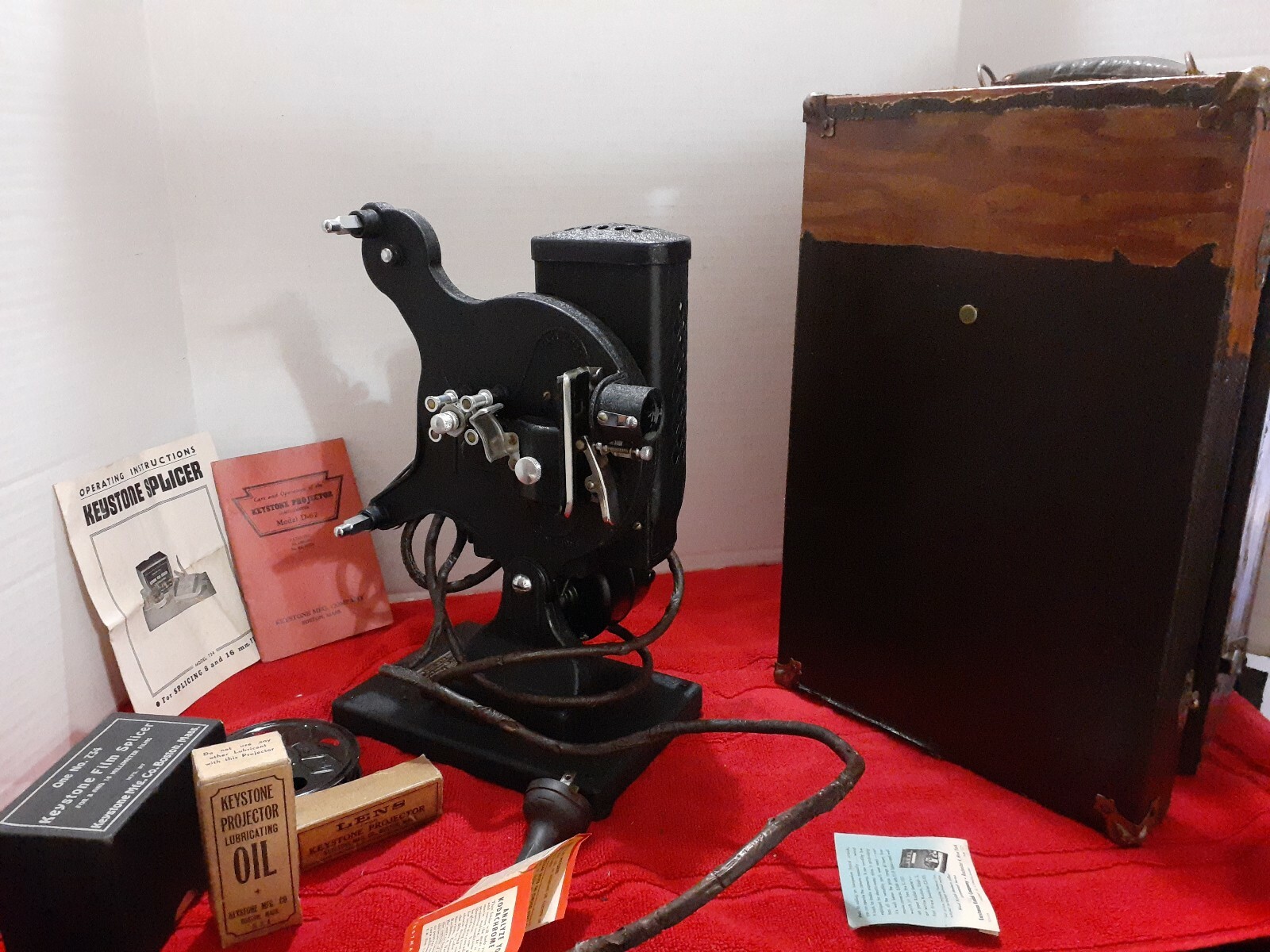 Keystone Kinescope Film Projector -16 MM -Model D62 in box with ...