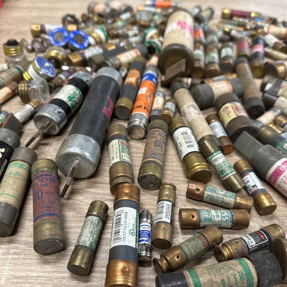 LOT OF 200 FUSES FUSE Cartridge, Fuses, And Twist And Fuses Mixed Lot ...