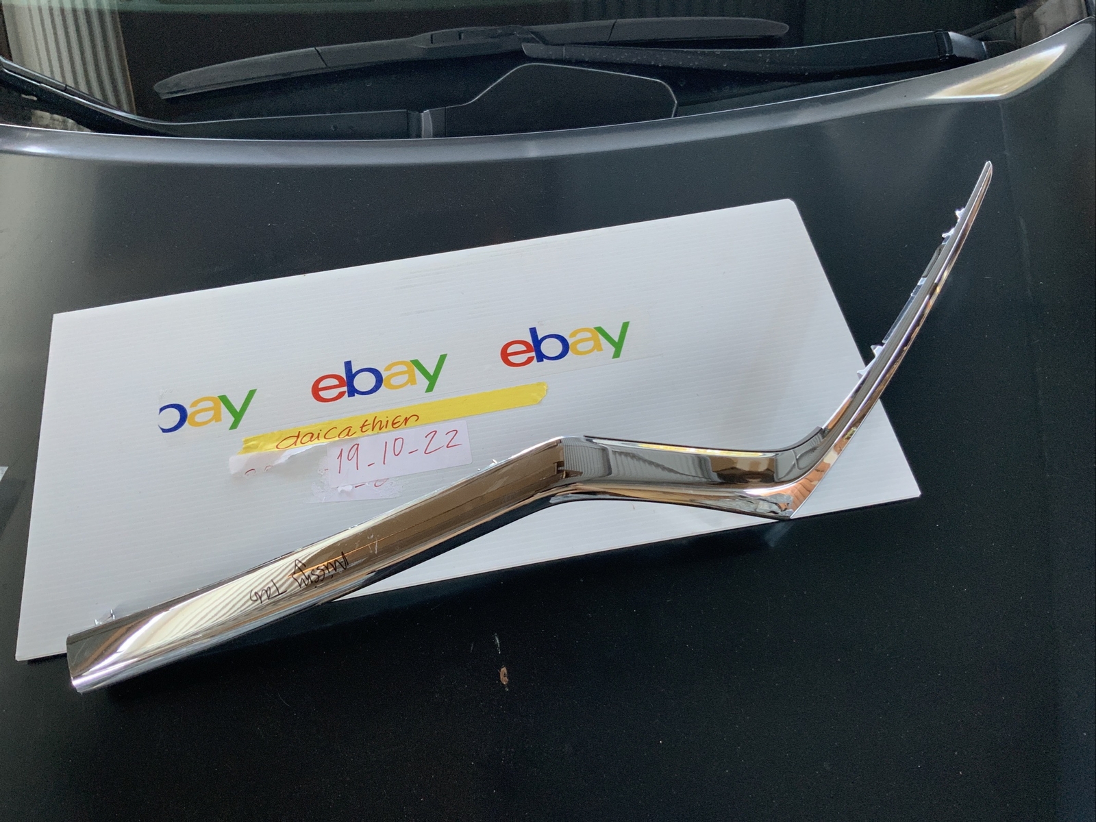 2017-2019 Honda CR-V Chrome Radiator Grille Upper Moldings 71173-TLA ...