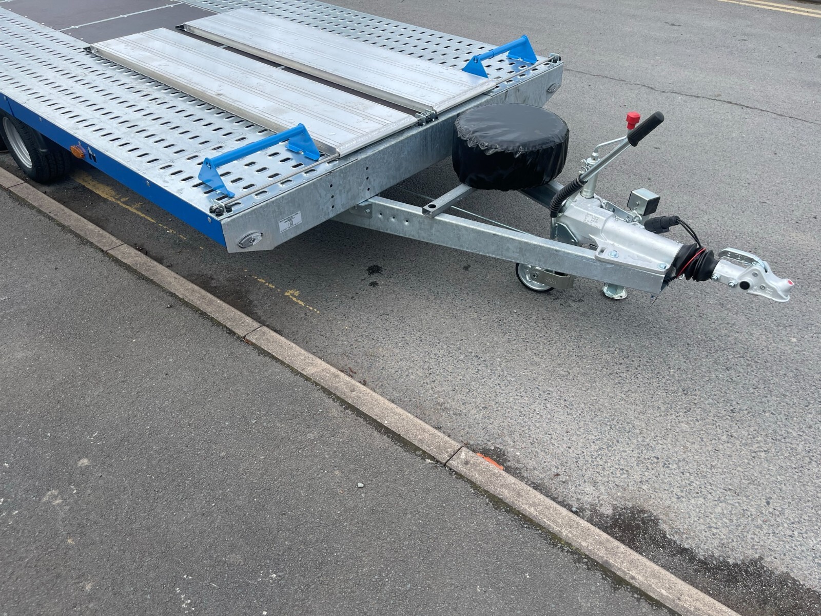 Car Transporter Trailer 3500KG Triple Axle 18ft x 6,8ft Cross Over ...
