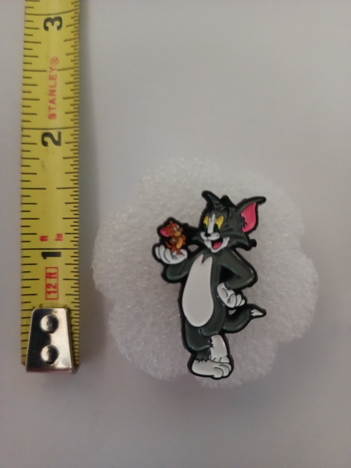 TOM AND JERRY ENAMEL PIN-SHIP ALL THE PINS YOU BUY FOR $4.99-VISIT OUR ...