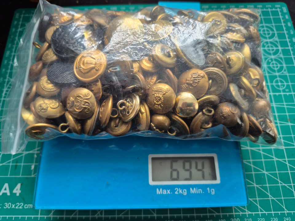 Job lot of mixed vintage uniform buttons, military, police etc ~700g ...