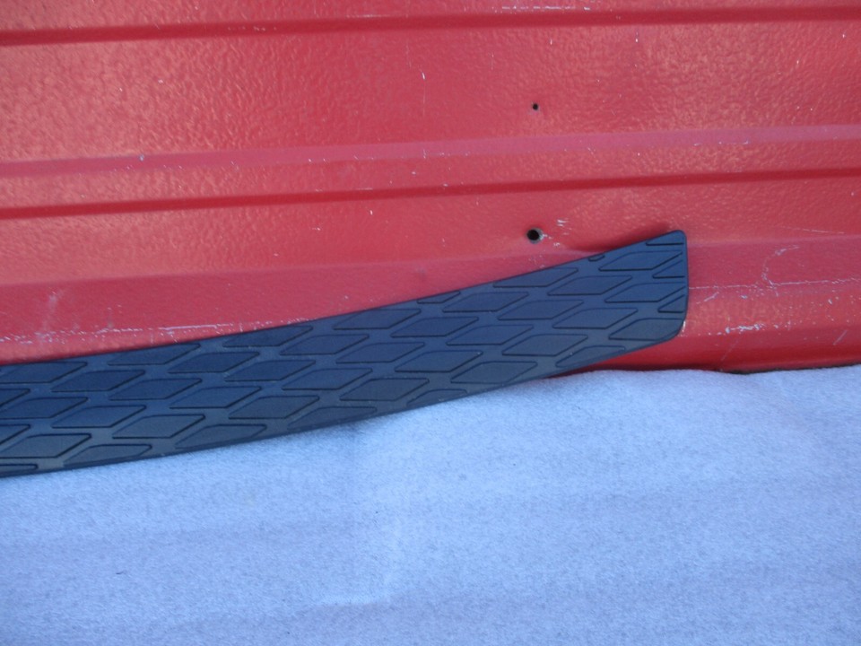 2009 - 2010 OEM TOYOTA COROLLA REAR BUMPER PROTECTOR STEP PAD PT278 ...