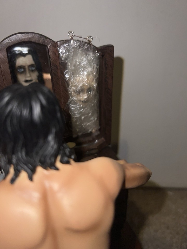 Vintage NECA The Crow Diorama Statue Eric Draven The Transformation NIB ...