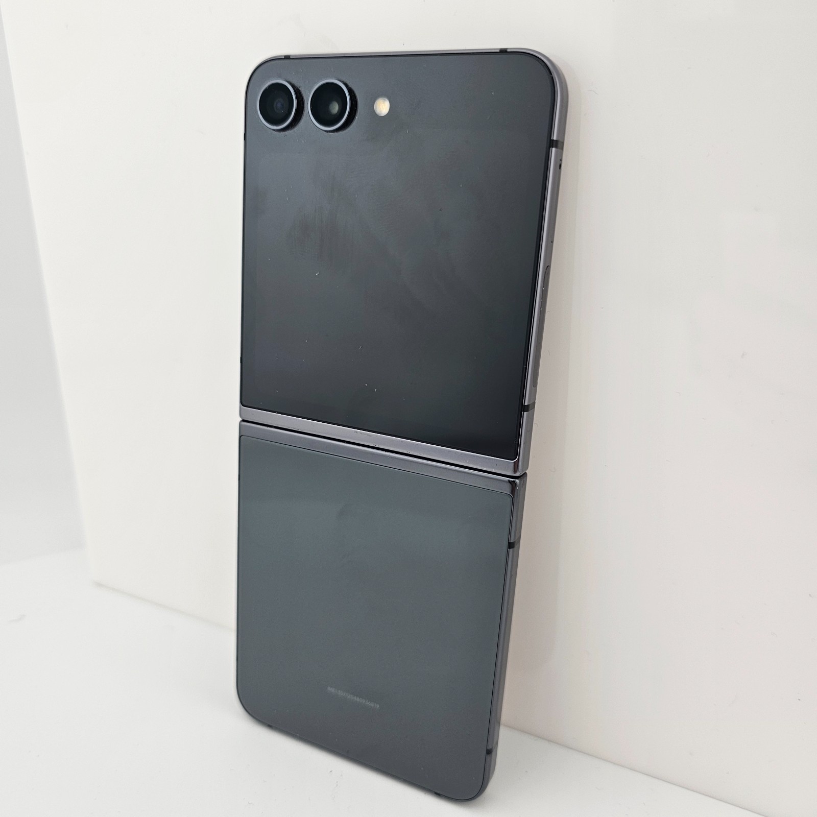 Samsung Galaxy Z Flip 5 SM-F731U - Unlocked 256GB Graphite *DAMAGED ...