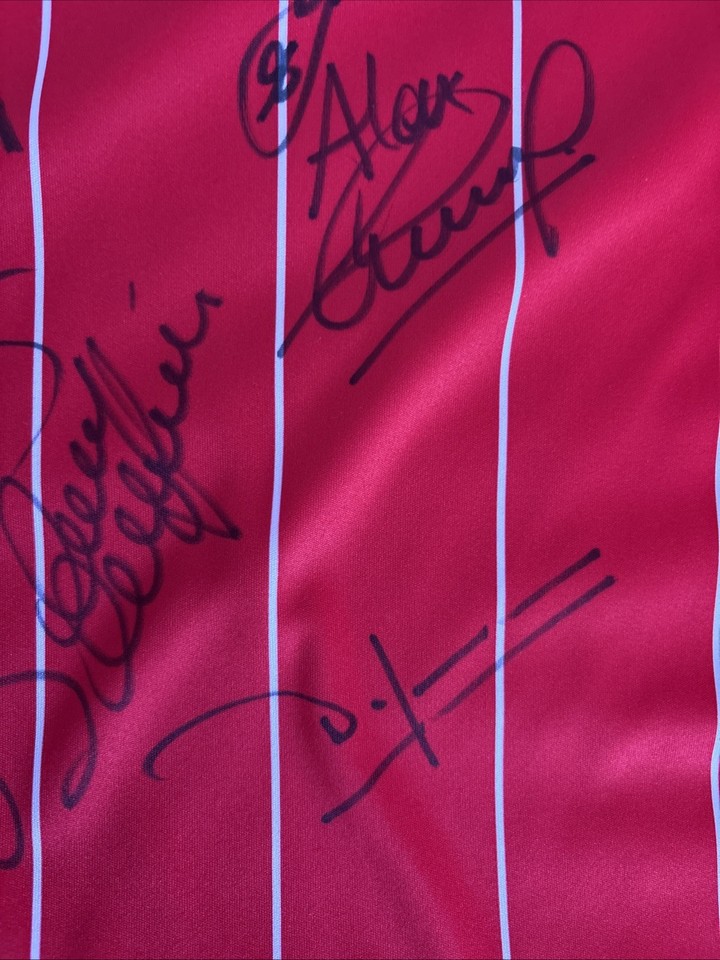 Liverpool FC 1984 European Cup Final Signed Shirt by 13 Signatures ...