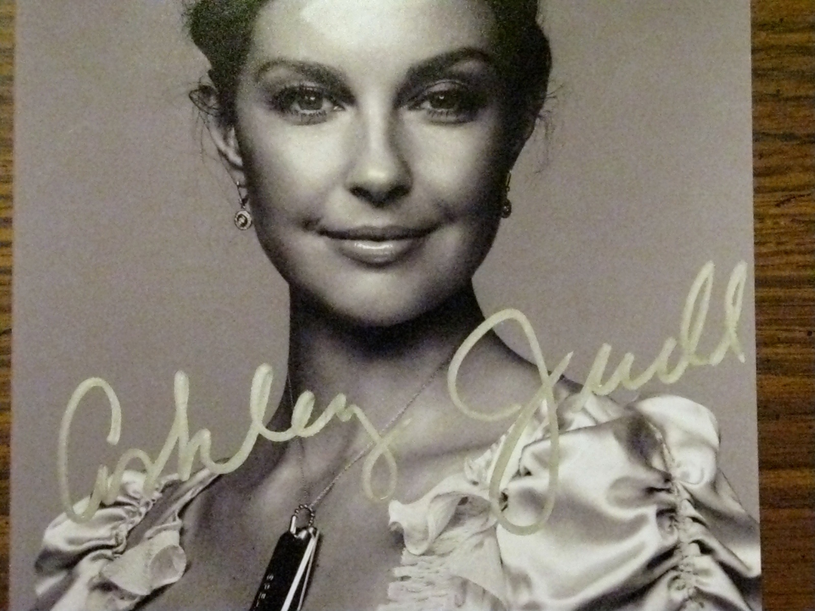 ASHLEY JUDD AUTOGRAPHED 8X10 PHOTO CELEBRITY SIGNATURE ACTRESS MOVIE ...