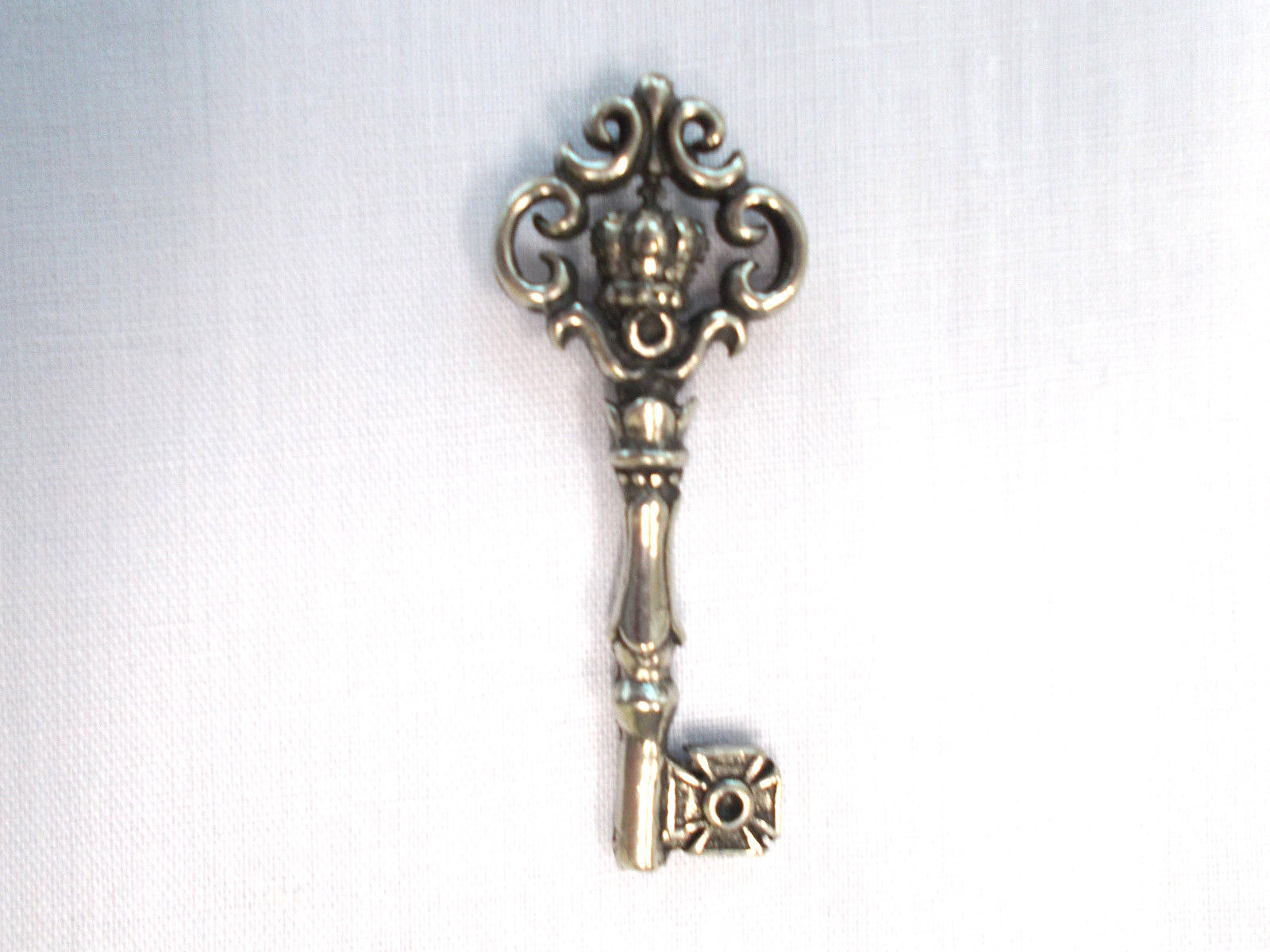 CROWN and MALTESE IRON CROSS SKELETON KEY PEWTER PENDANT ADJ CORD ...