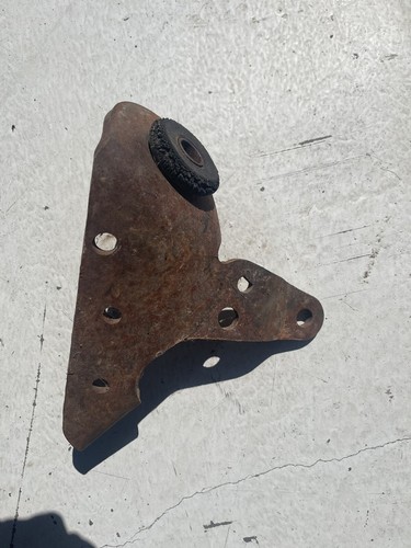 1968-69 AMC Javelin AMX drivers side 4speed strut rod mounting bracket ...