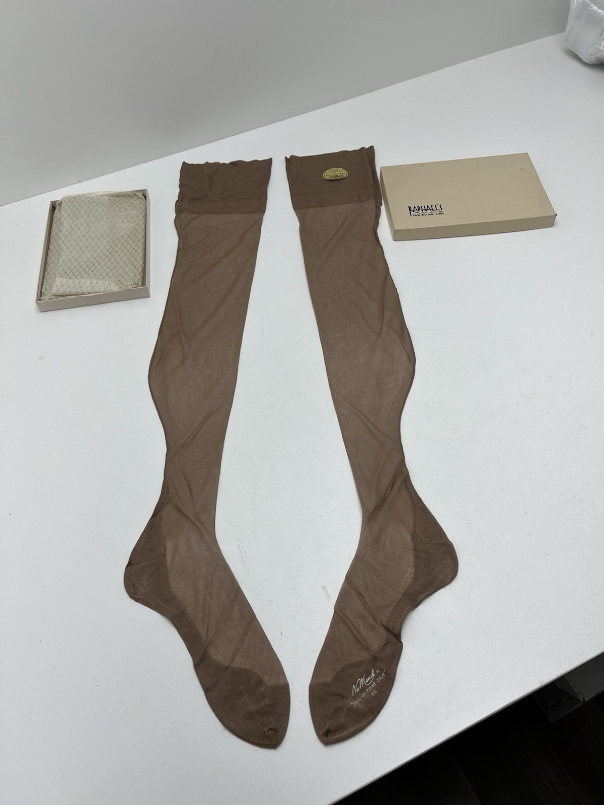 Vintage 1950s NoMend Dul-O-Tone Silk Nylons Stockings, Size 9-1/2
