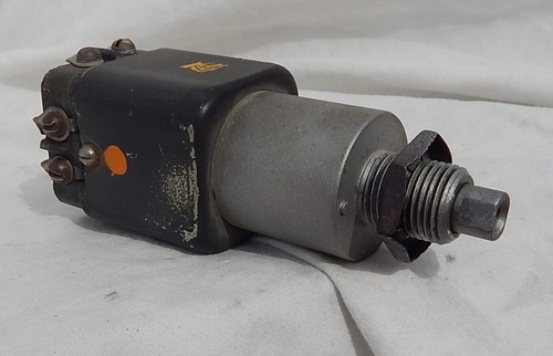 Multi-engine Propeller Driven Aircraft Prop Feather Switch Missing the ...