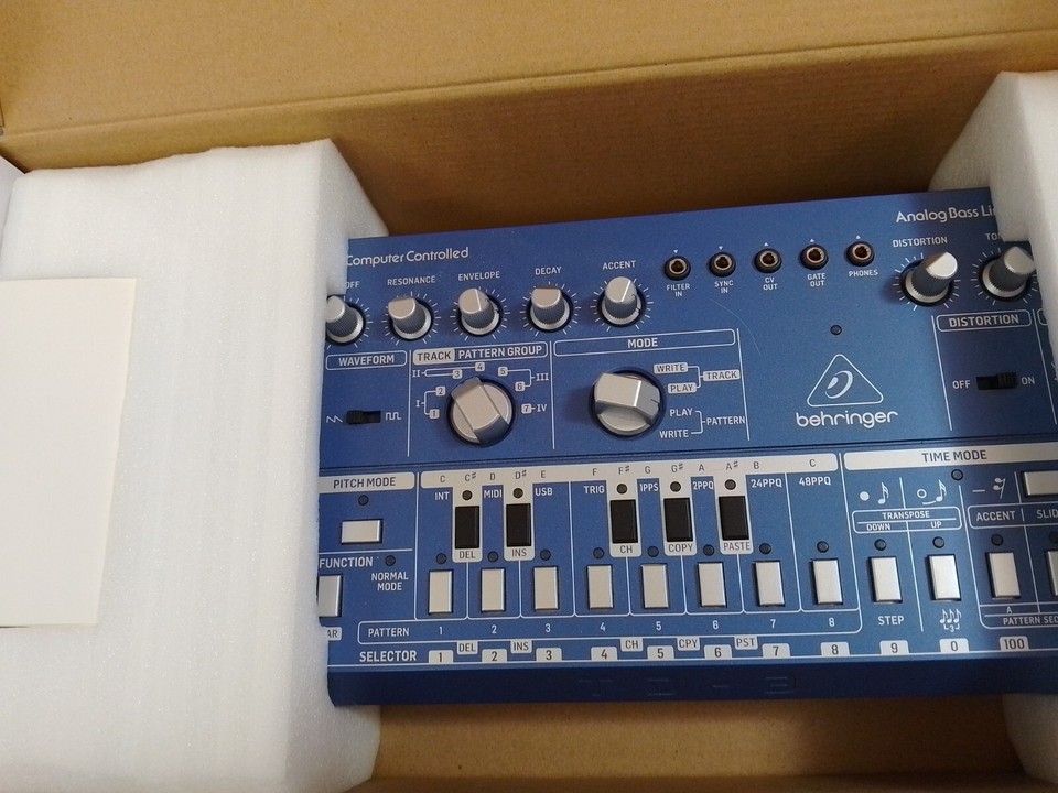 behringer synth td3 blue boxed tb303 clone analog gue acid perfect BOX ...