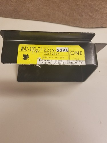 Genuine GM Original Equipment OEM Fender-Bumper Bracket Right 22692396 ...