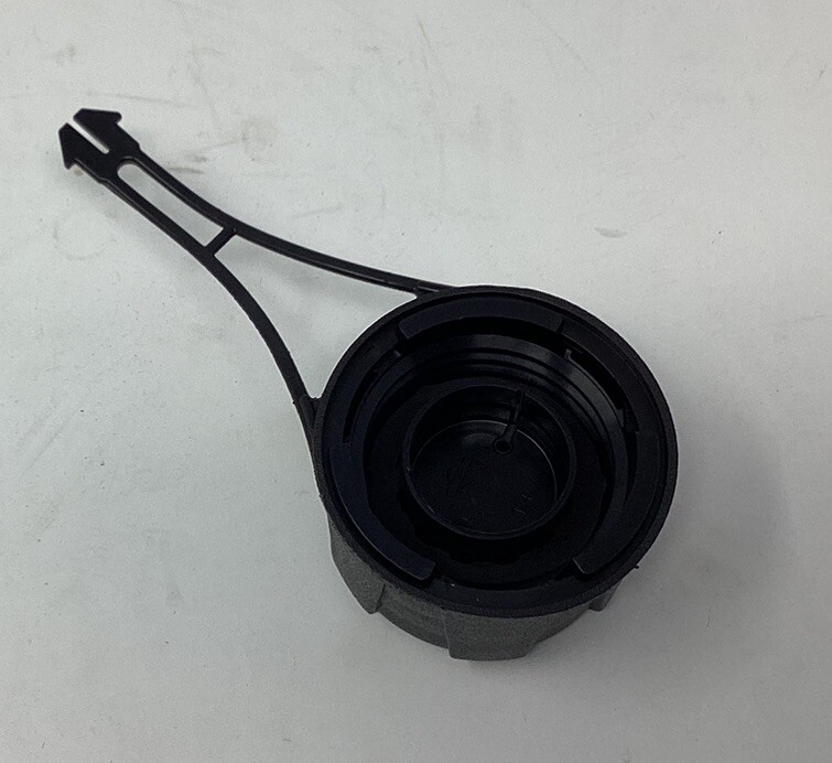 Genuine OEM Briggs and Stratton 796577 Fuel / Gas Cap R/P 793606 ...