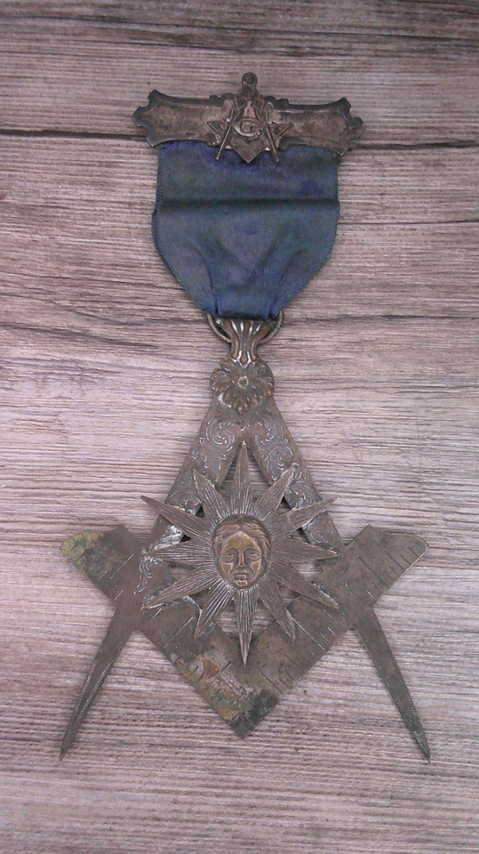 antique square Masonic/ free mason past master w/ sun jewel pin/ badge ...