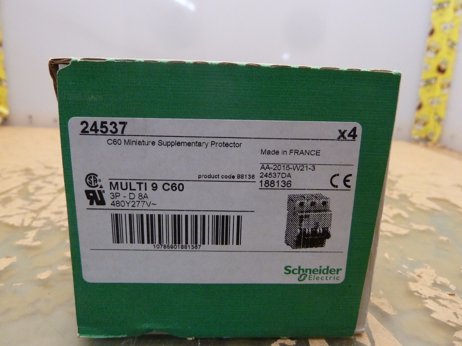 box of 4: Schneider 24537 C60 supplementary circuit breakers 3P 8A 277V ...