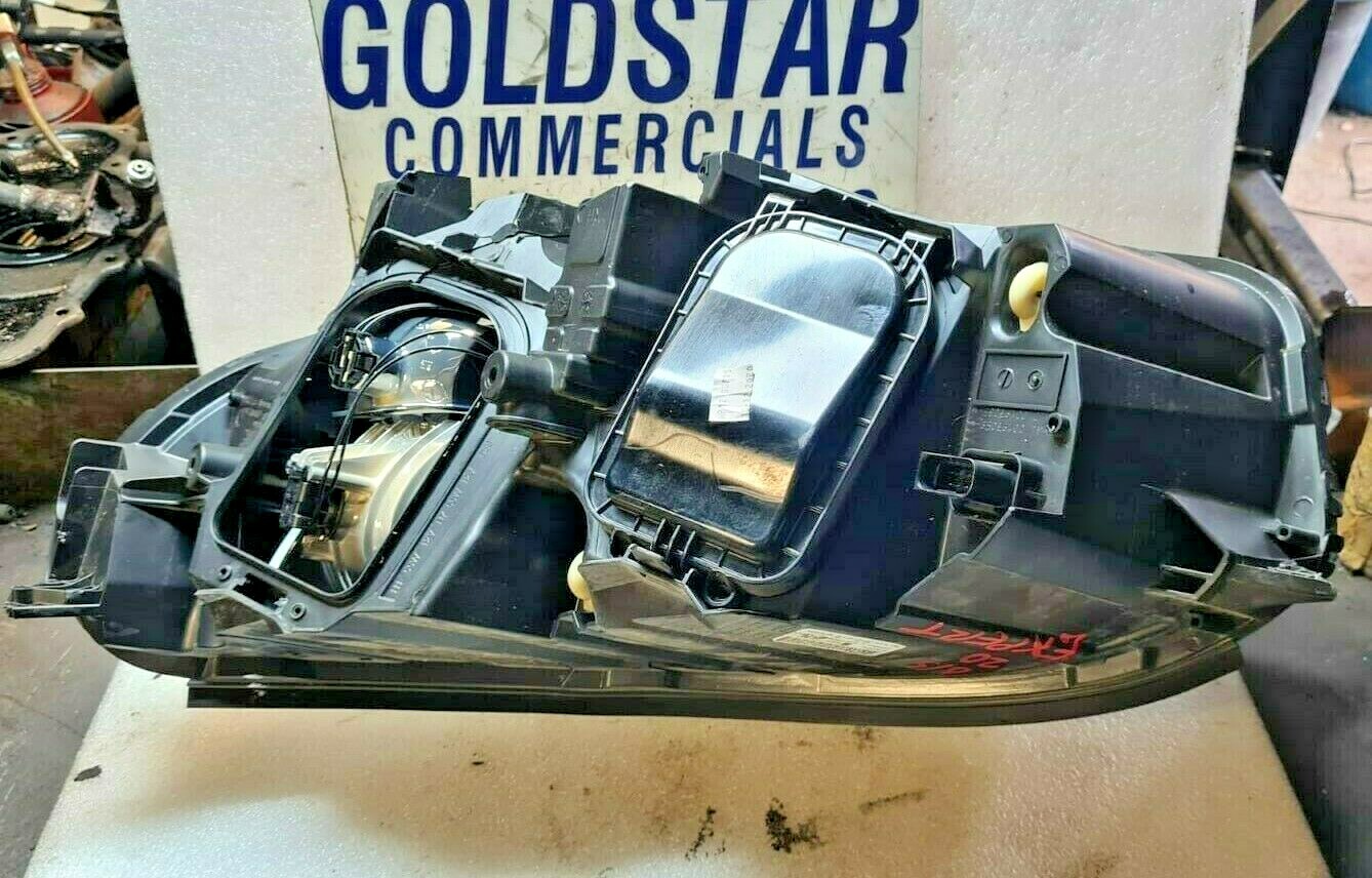 Peugeot Expert 2021 Mk3 Drivers Right Headlight Damaged 9808572780 ...