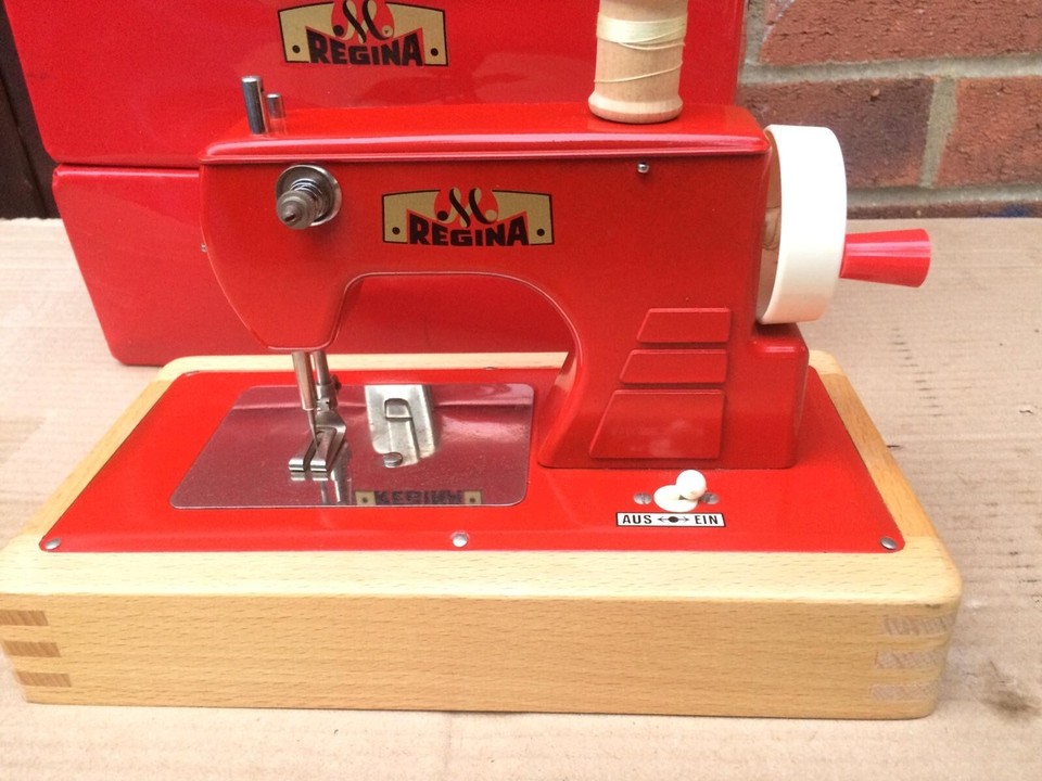 Muller Regina Toy, Miniature child's chainstitch sewing machine | eBay