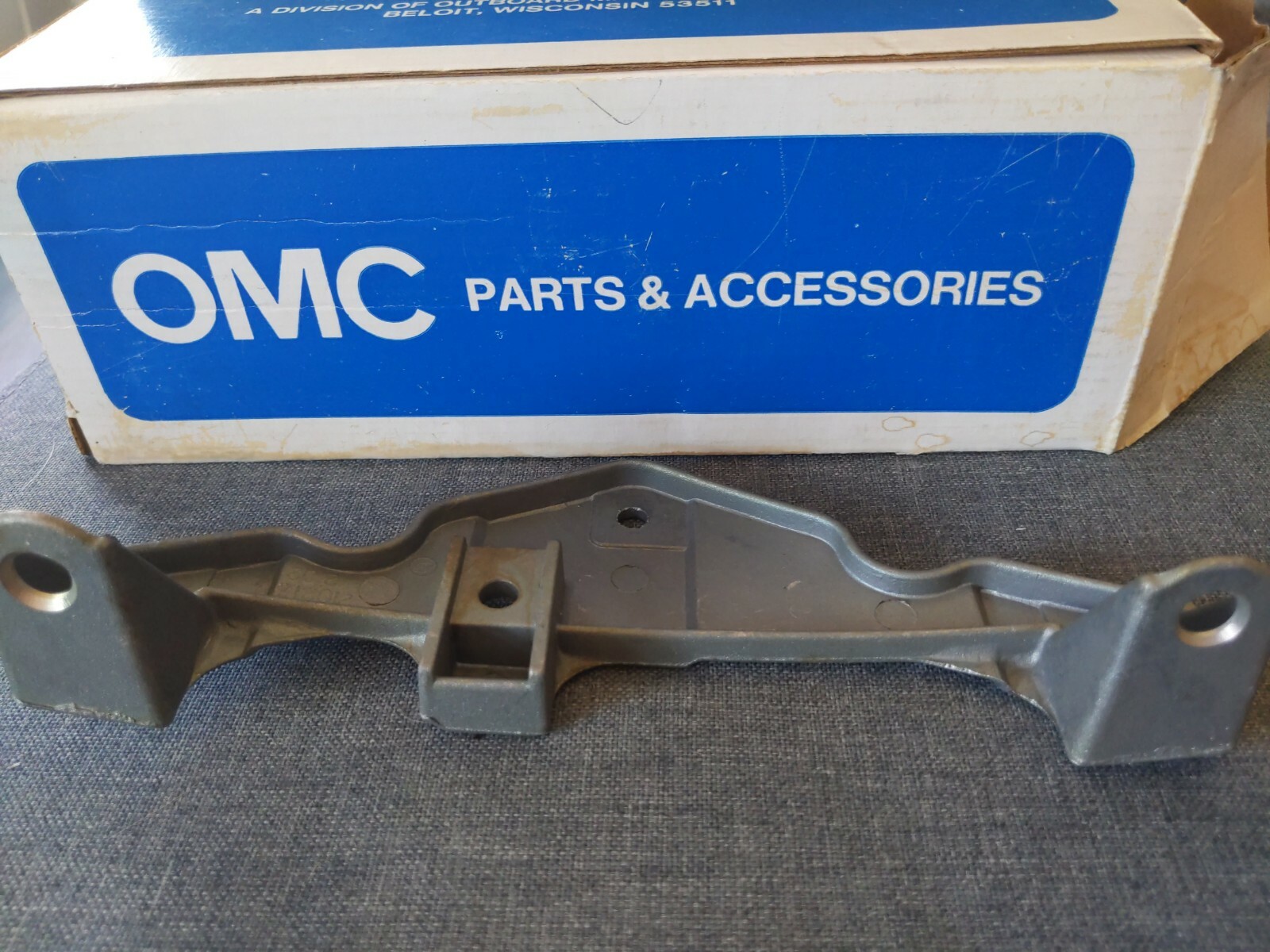 OMC LOCATING BRACKET 210213 for sale online | eBay