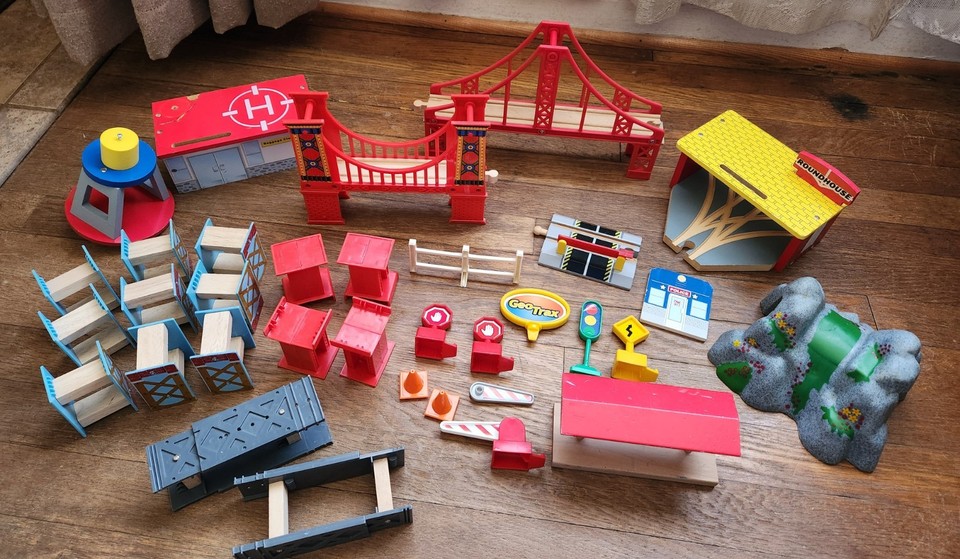 Thomas & Friends Wooden Trains/Tracks/Building/Sign/Bridges+ Railroad ...