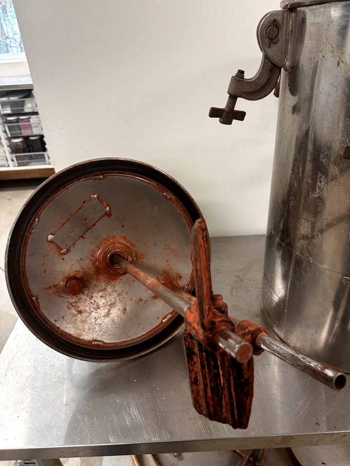 Binks 10 Gallon Stain. Steel Pressure Pot, Gear Red. Agitation, Single ...