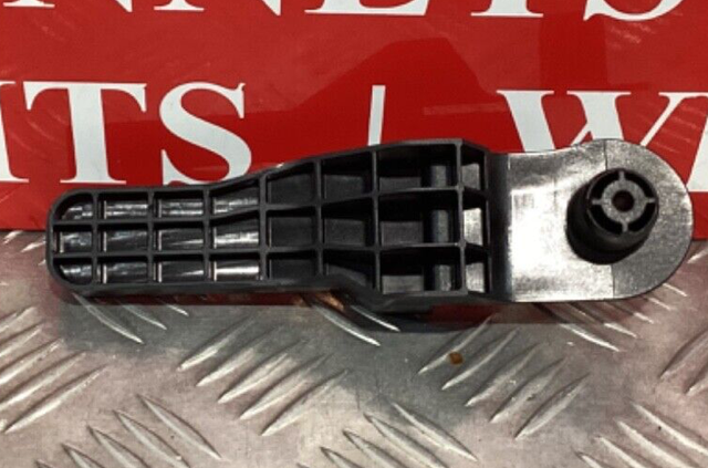 Mercedes-Benz S-class W222 Radiator Right Bracket A2225045940 Genuine ...