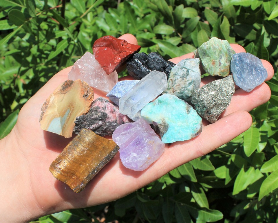 Bulk Crafters Collection 1/2 lb Box Gems Crystals Natural Raw Mineral ...