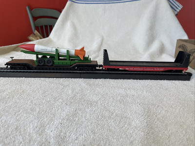 Model Railroading. USAF Rocket Car & Southern Railroad Flat Car. HO ...