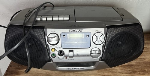 Vintage Sony CFD-V17 AM/FM Radio CD Cassette Recorder Boombox Mega Bass ...